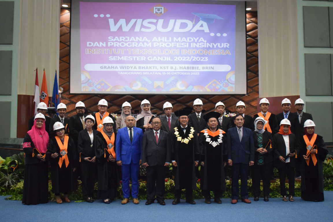 Wisuda Perdana Program Profesi Insinyur 2022